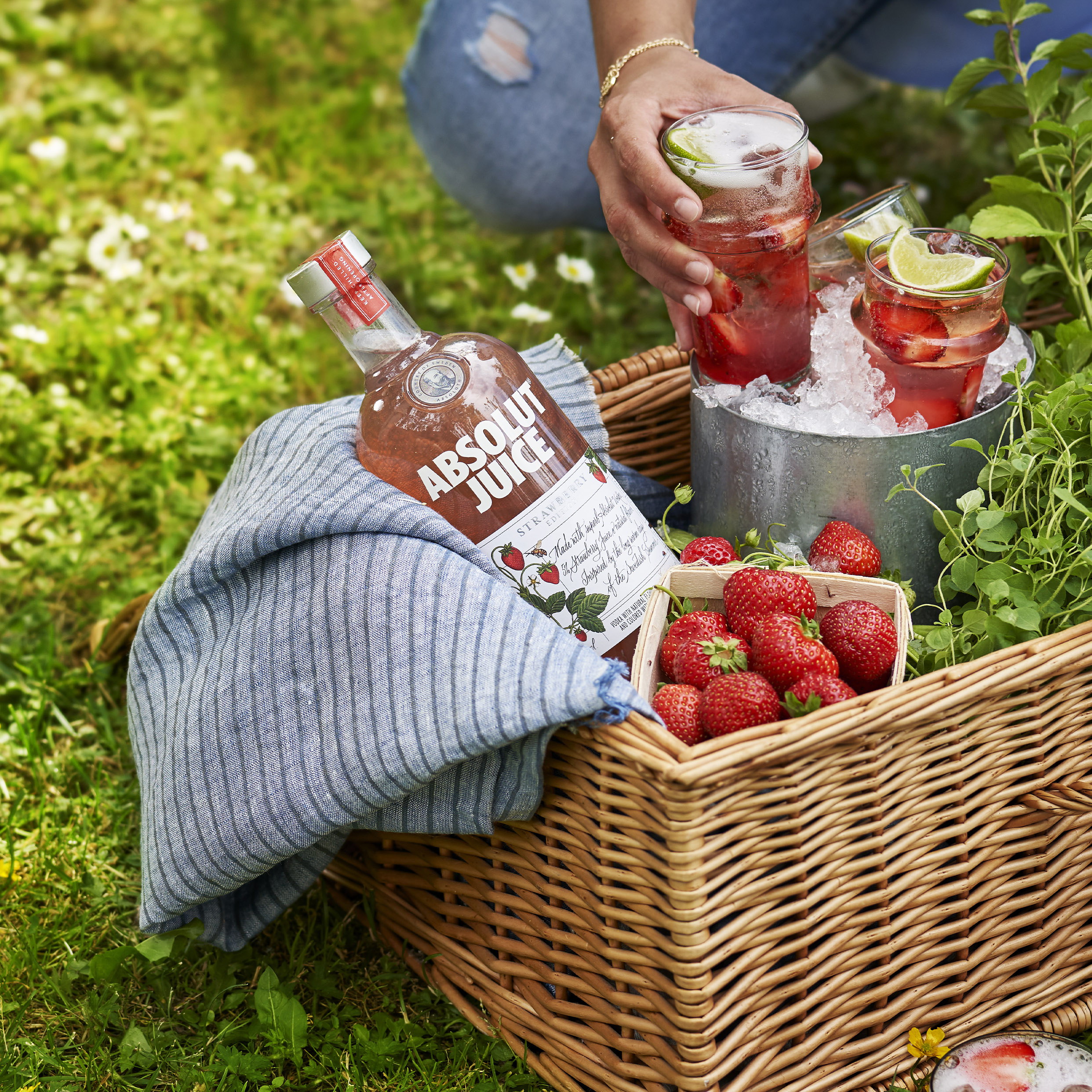 Strawberry Vodka - Absolut Juice Strawberry